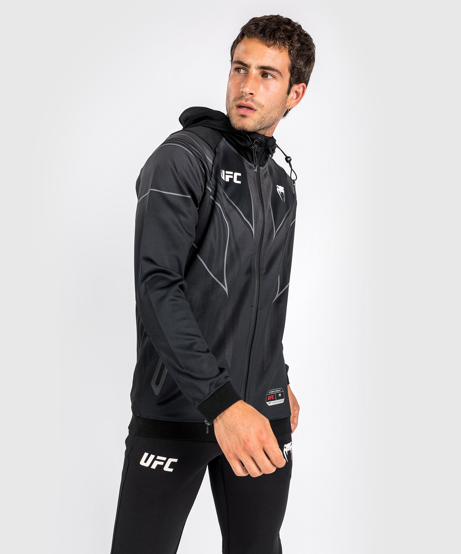UFC Venum Authentic Fight Night 2.0 Kit by Venum heren Walkout Hoodie ...